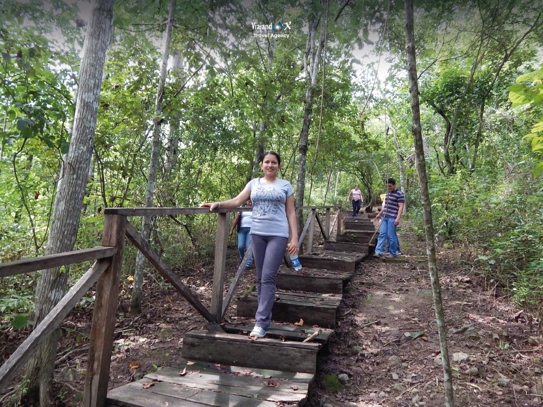 Bosque Petrificado de Puyango Ecuador